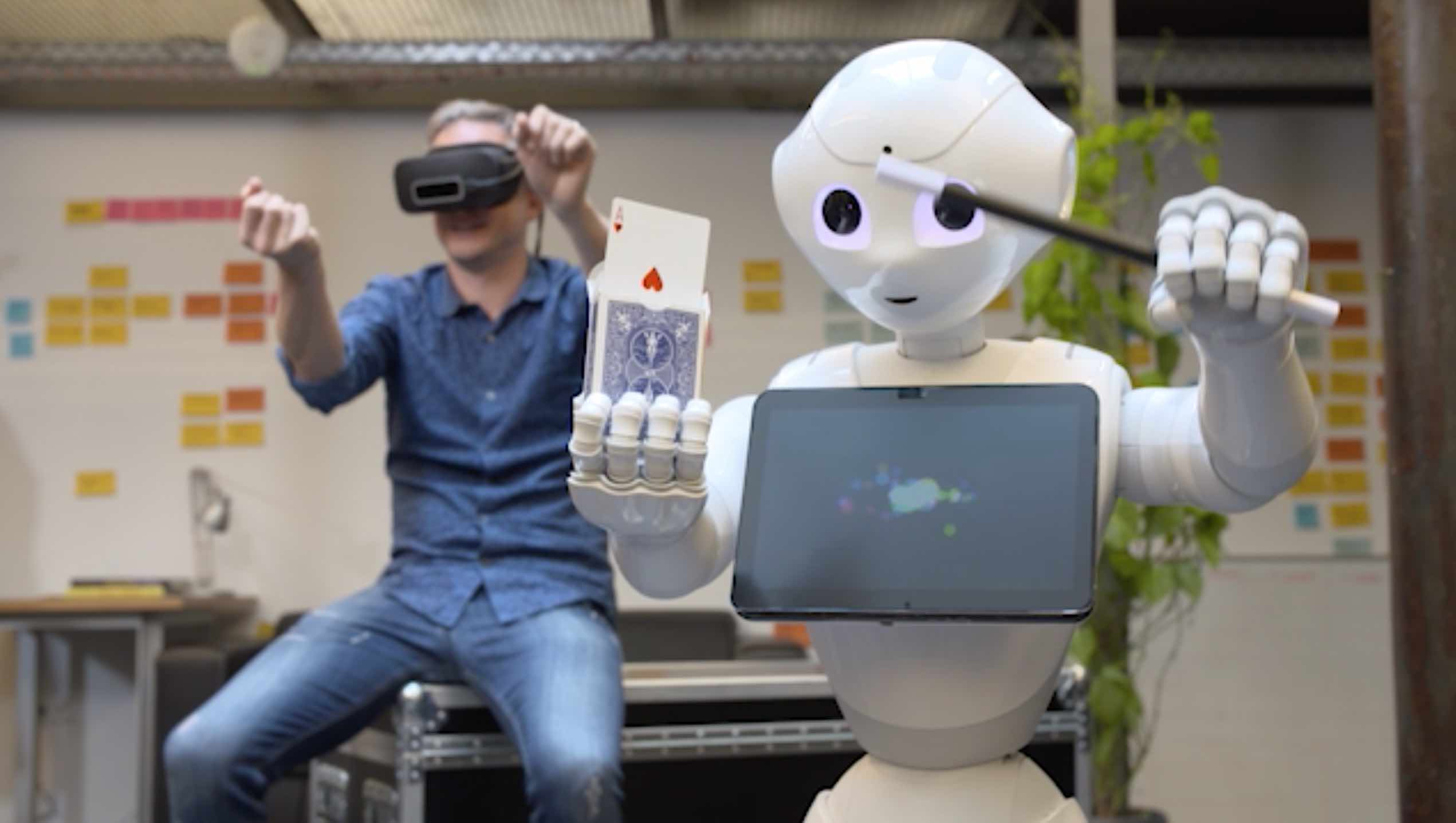 Robot Pepper learns Magic from Simon - Simon Pierro - The iPad Magician